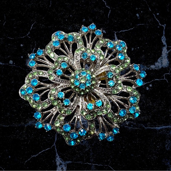 Jewelry | Vintage Aqua Light Blue Rhinestone Flower Brooch Silver Tone ...